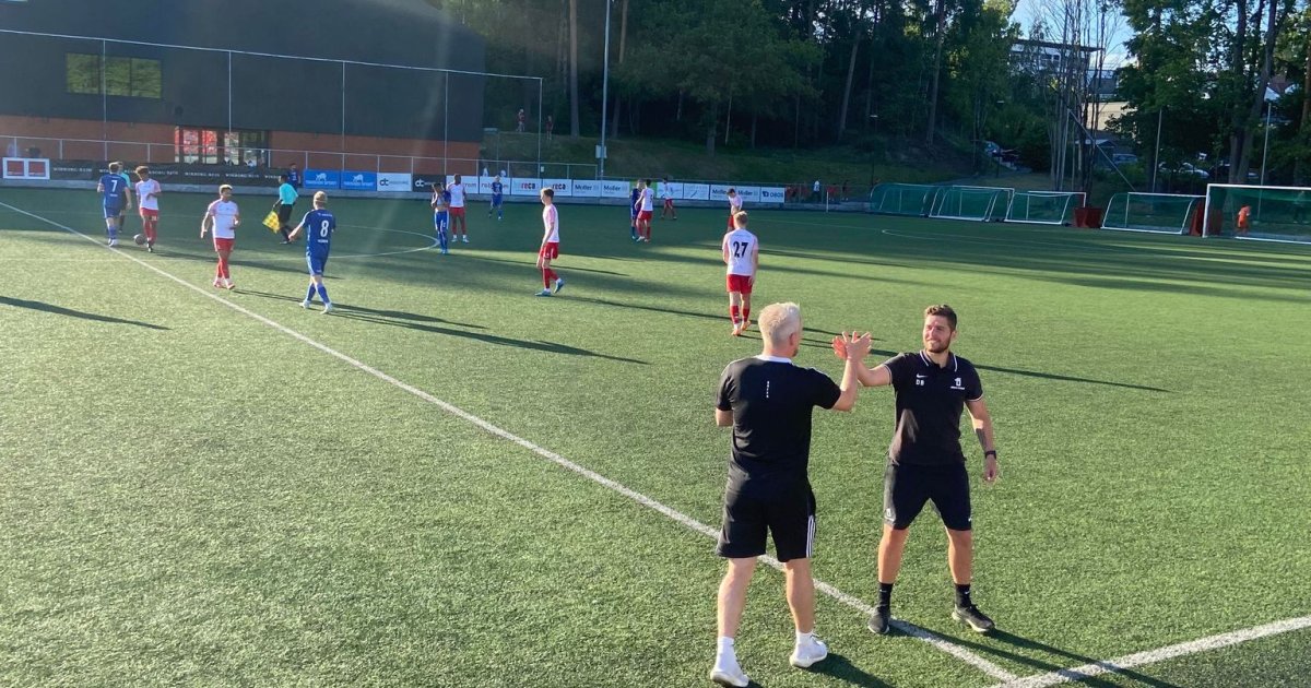 - Vi gjennomfører en proff kamp på en vanskelig bane / KFUM